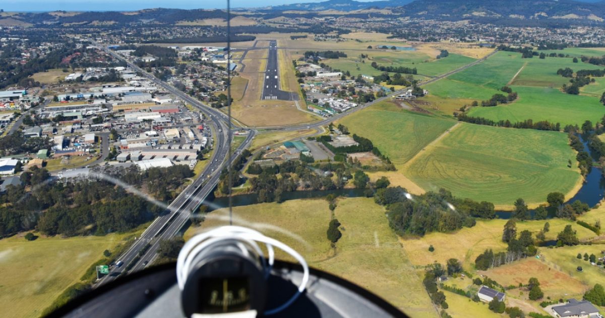 Three dead in light aircraft crash at Shellharbour Airport | Region ...