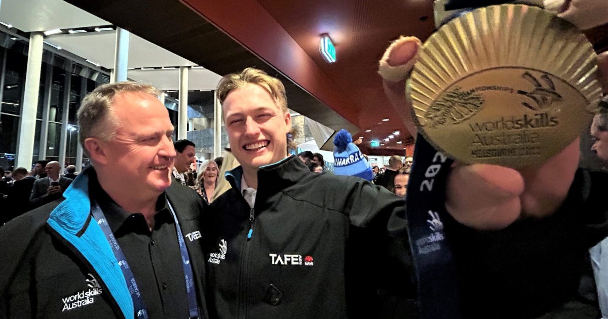 Following in Dad's footsteps: Wollongong brickie Ethan Everett lays ...