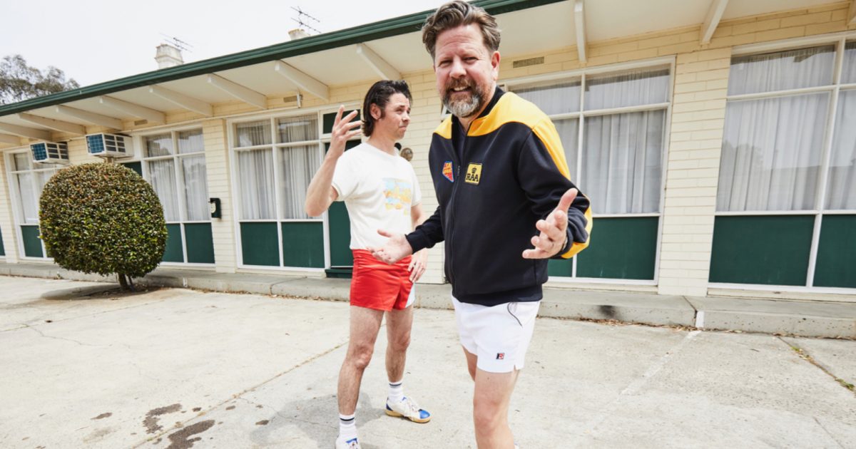 Music comedy duo Tim Ross and Kit Warhurst bring nostalgic 'motel' show ...